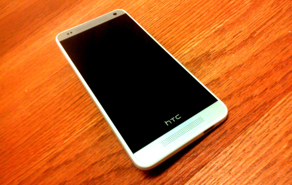AT&T HTC One Mini Review: Hot, Fast, and Beautiful - Tech Void